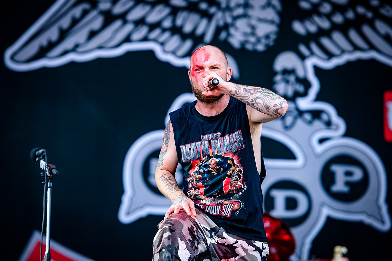 Five Finger Death Punch diffuse "This Is The Way" en collaboration avec ...